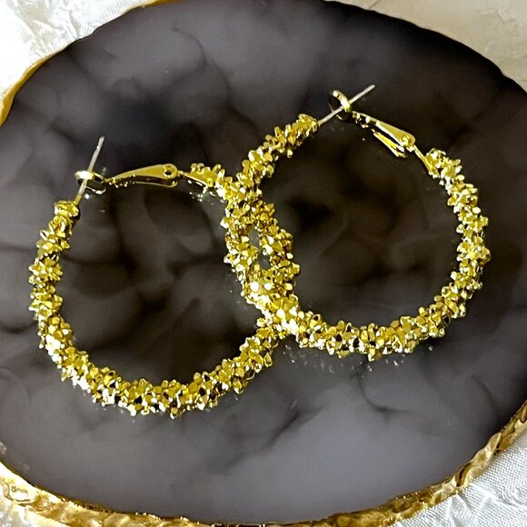 Island Willow Boutique | Jewelry | New Gold Sparkle Hoops With Lever ...